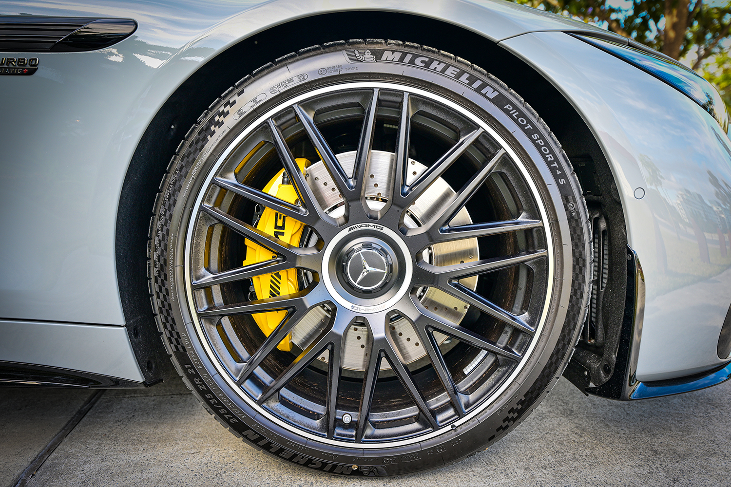 Roland Dane on the new Mercedes-AMG SL63 - Torquecafe.com